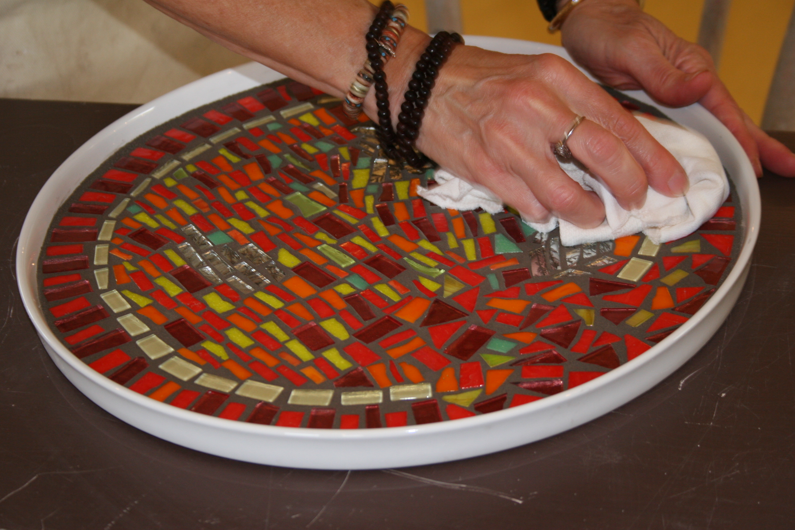 15″ White Platter by Ronnie Katz 2009 | Seattle Mosaic Arts