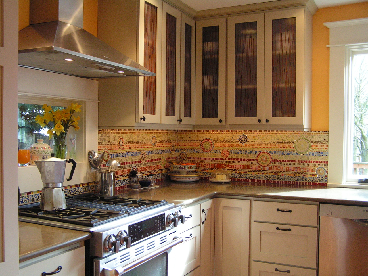 Custom kitchen backsplash by Alexandra Immel | Seattle Mosaic Arts